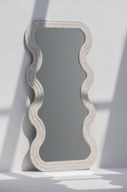 Winora Wavy Wooden Frame Wall Mirror — Organic Curved Design – Homekode