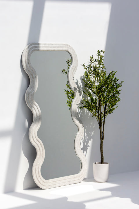 Winora Wavy Wooden Frame Wall Mirror — Organic Curved Design – Homekode