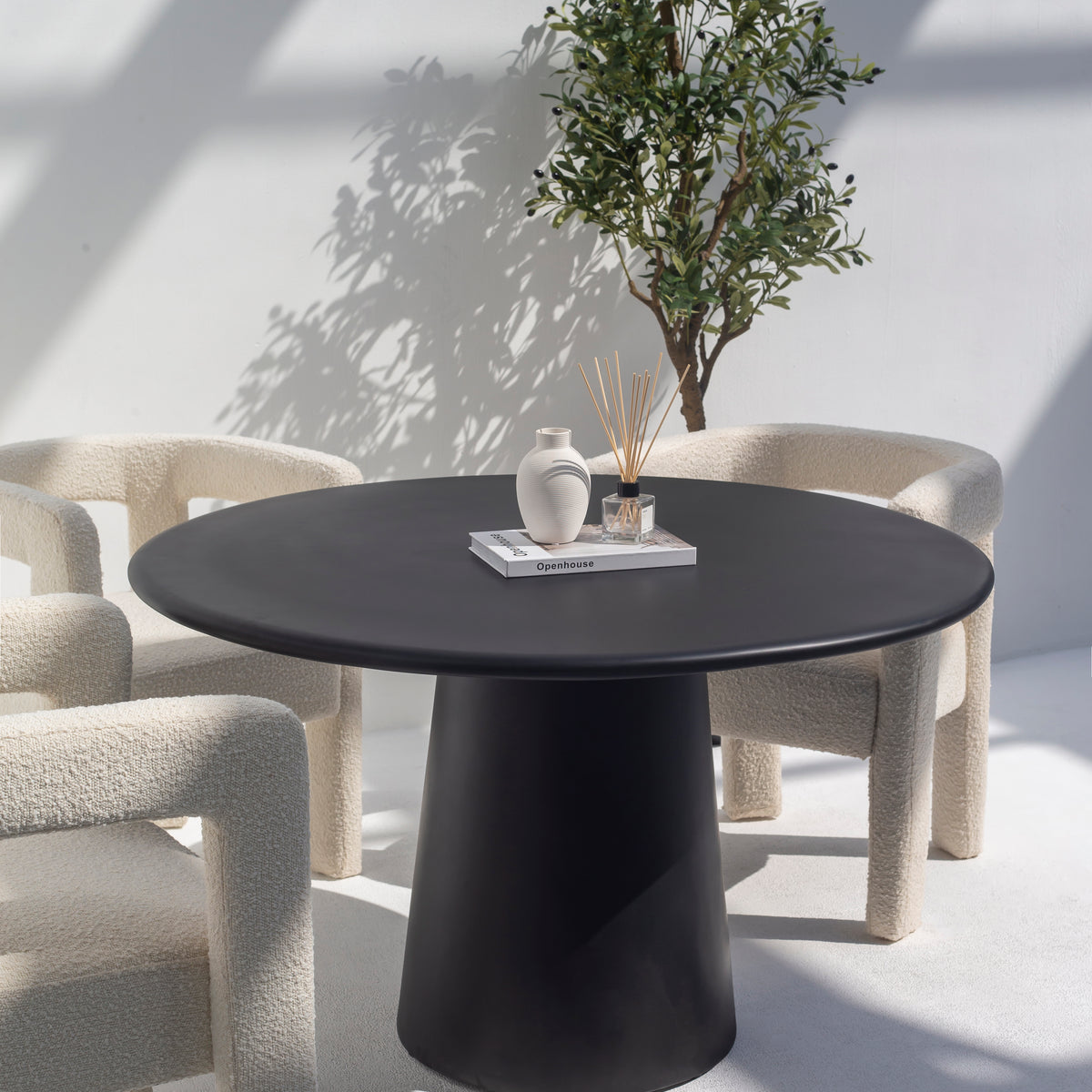 Clio Black Concrete Dining Table – Homekode