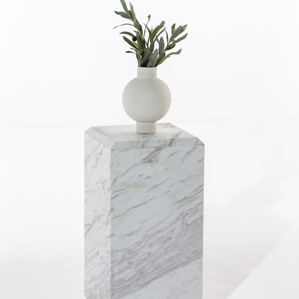 Fayra Modern Geometric Plinth – Sculptural Display Pedestal | Homekode