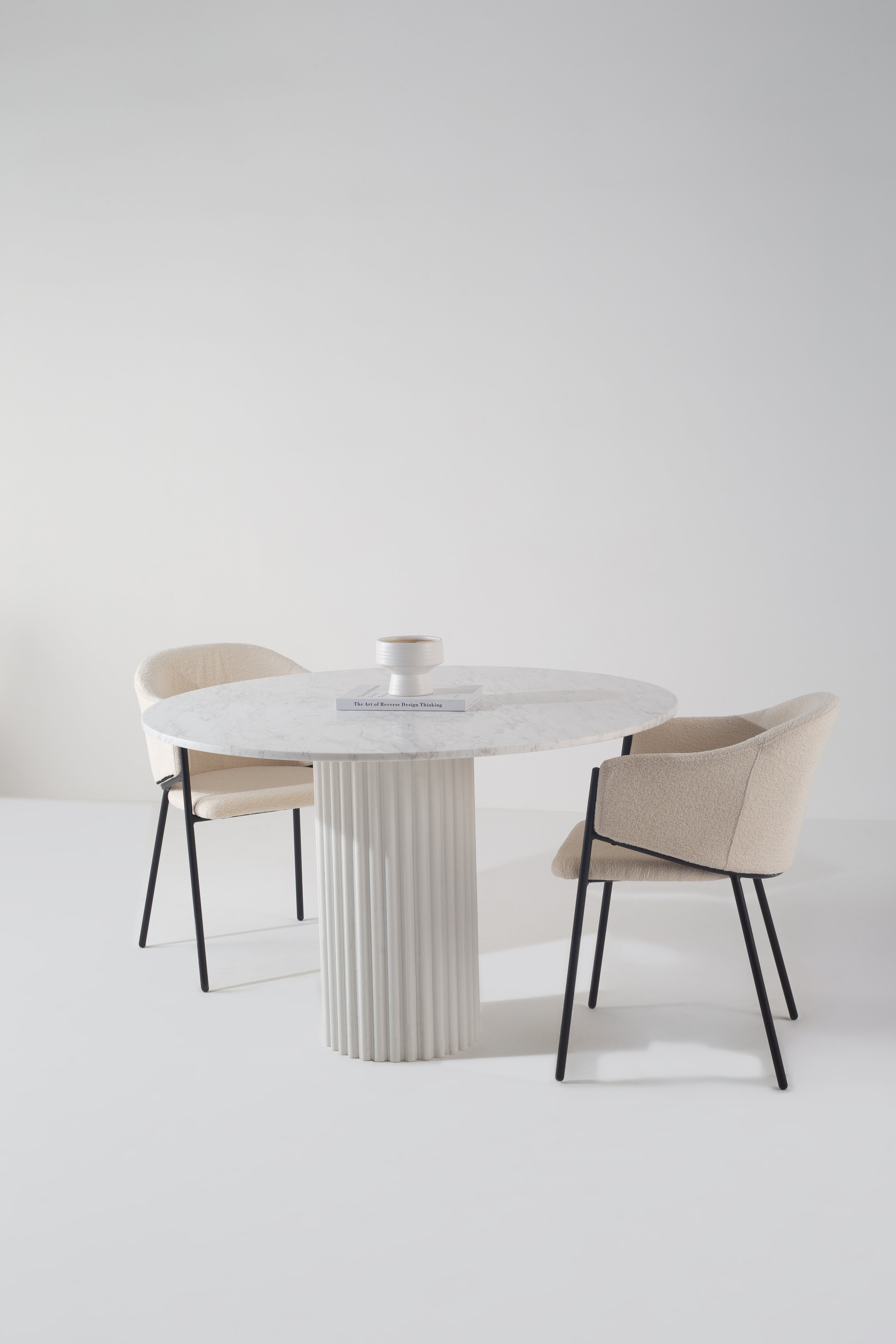 Claire Bianco Venus Dining Table With White Quartz Fluted Base – Homekode