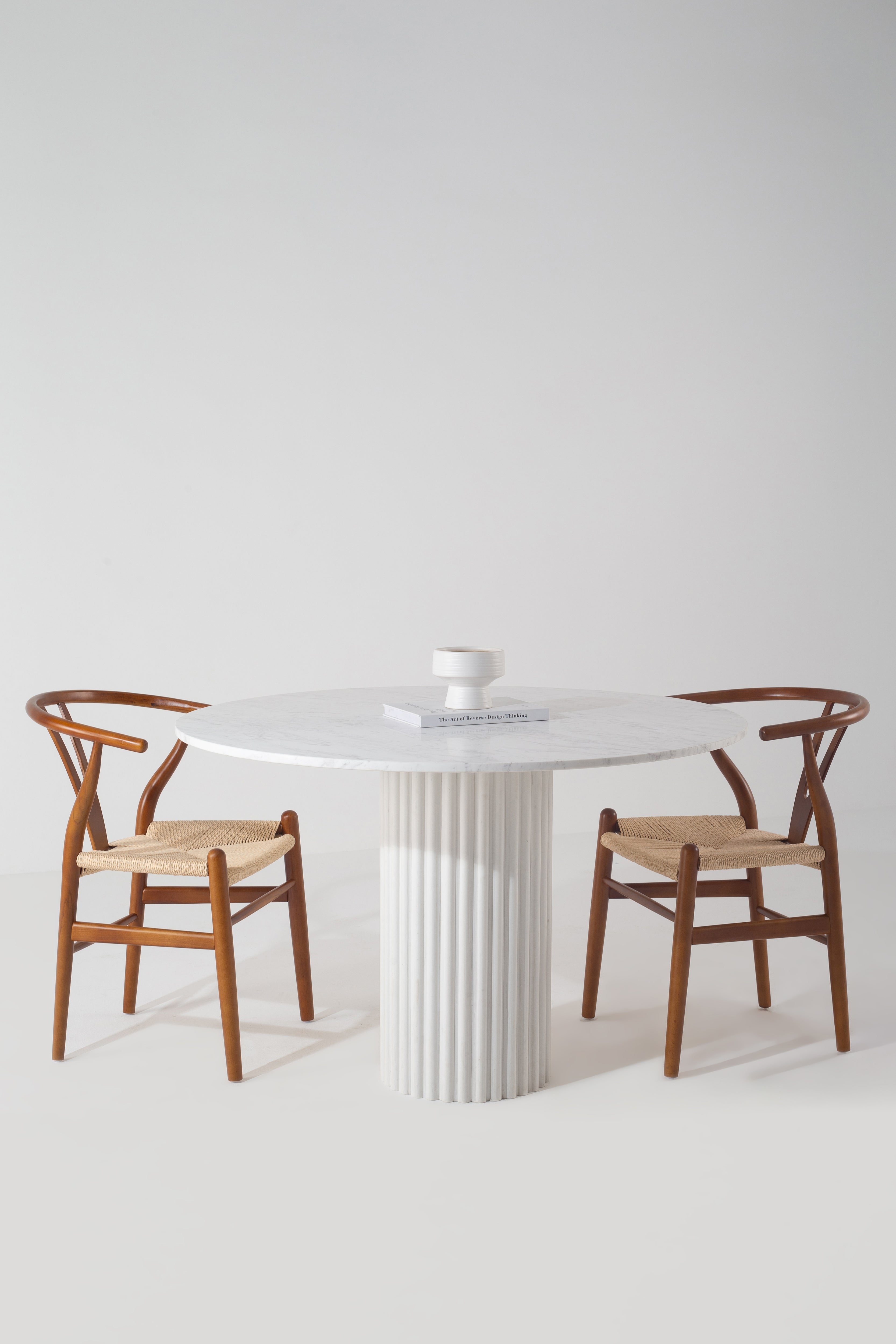 Claire Bianco Venus Dining Table With White Quartz Fluted Base – Homekode