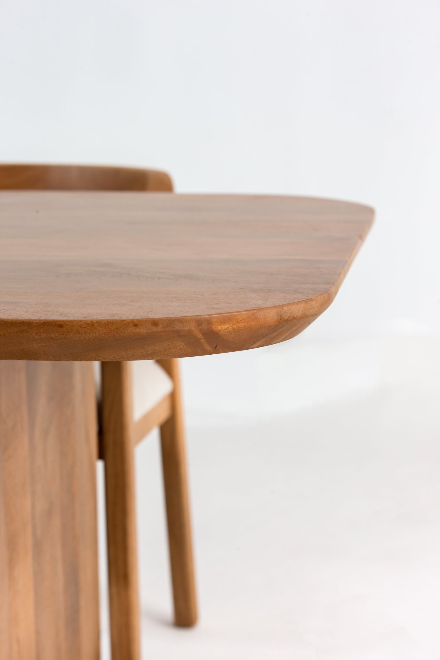 Valina Solid Wooden Dining Table with Rectangular Minimalist Modern ...