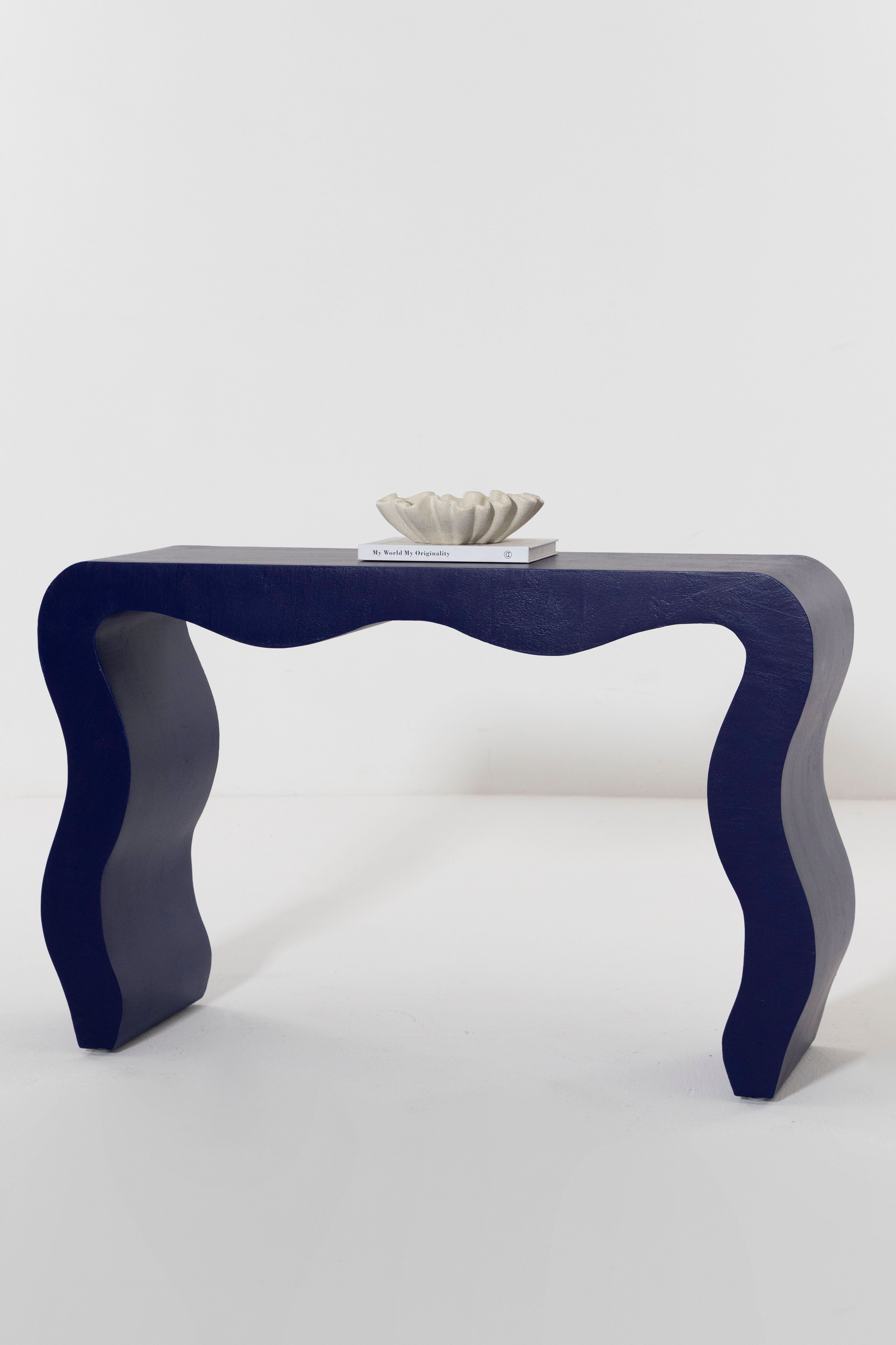 Marelle Black Curved Console Table for Bold Minimalist Homes – Homekode