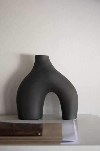 Black Ceramic Legged Vase Sculptural Modern Decorative Accent – Homekode